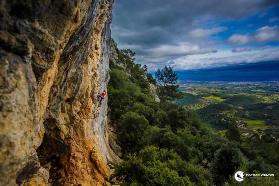 Winter climbing in Mallorca | Rannveig Aamodt